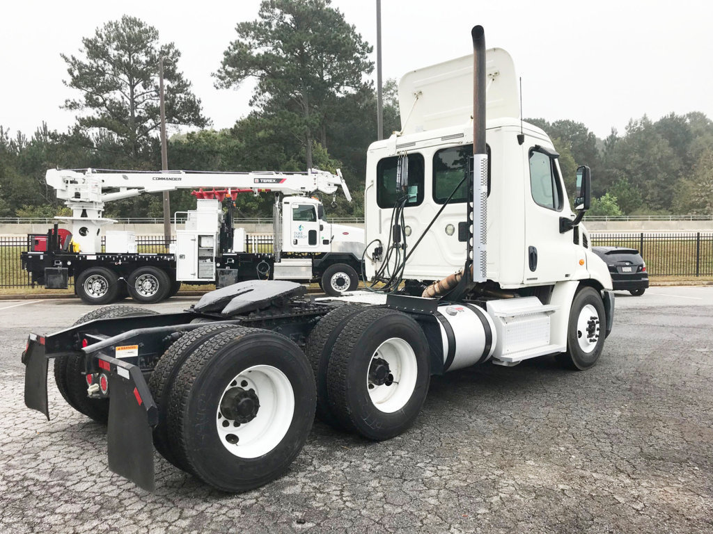 Tandem Axle Highway Tractor Rental - Custom Truck One Source
