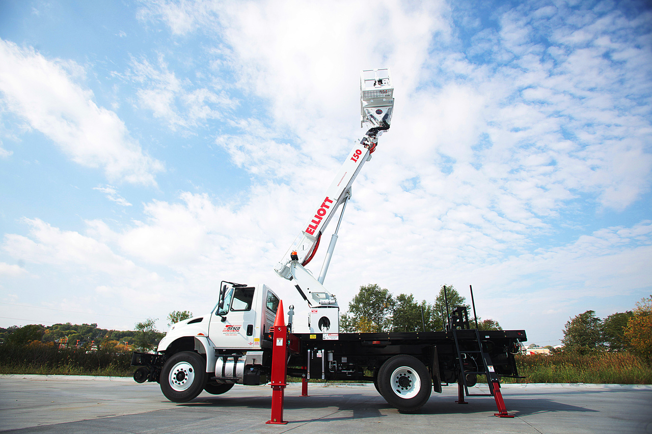 55 ft Hi-Rail Aerial Rental - Custom Truck One Source