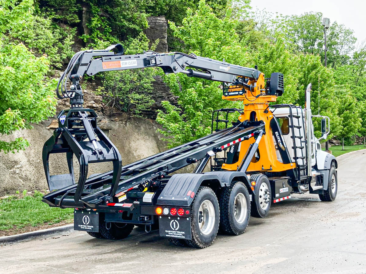 22,000 lbs Grapple Rental - Custom Truck One Source