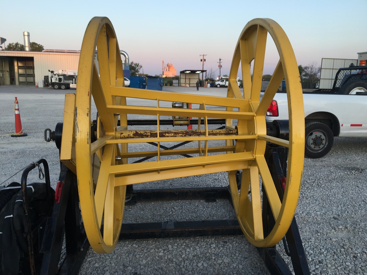 72 - 76 in Diameter 45 in Width Breakaway Reel Rental - Custom Truck ...