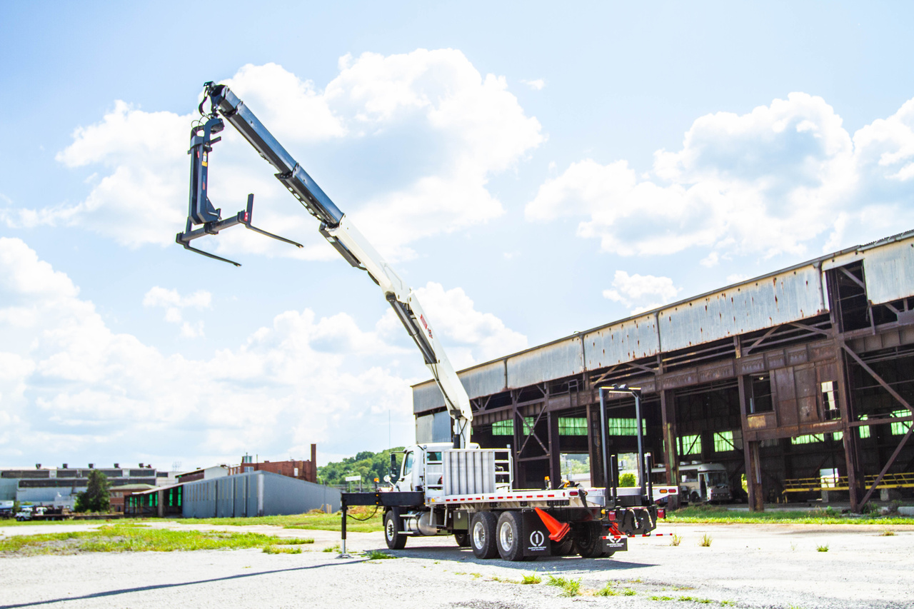 71.4 ft 5,700 lbs Drywall Crane Rental - Custom Truck One Source