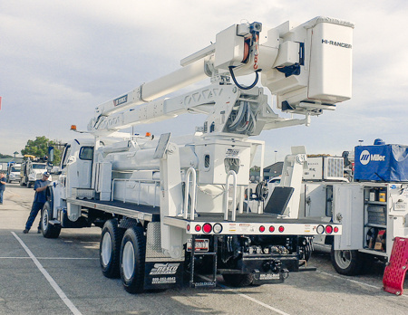 100 ft Transmission Bucket Truck Rental - Custom Truck One Source