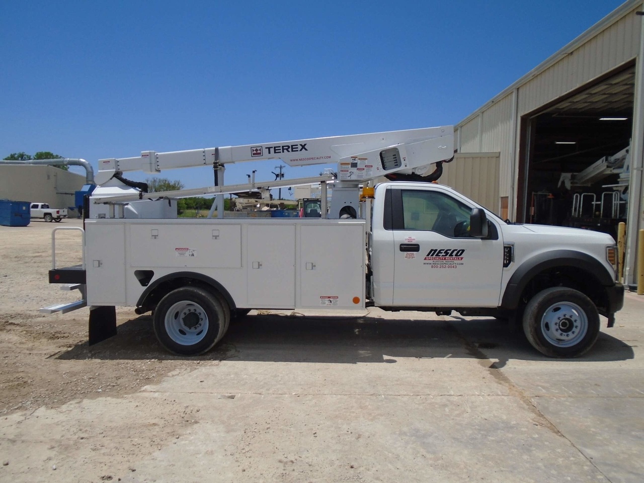29 ft Telecom Bucket Truck Rental - Custom Truck One Source