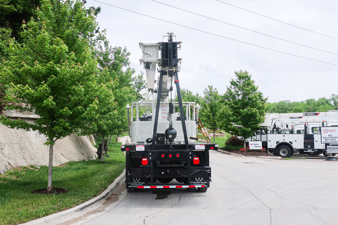 23 tons Boom Truck Rental - Custom Truck One Source