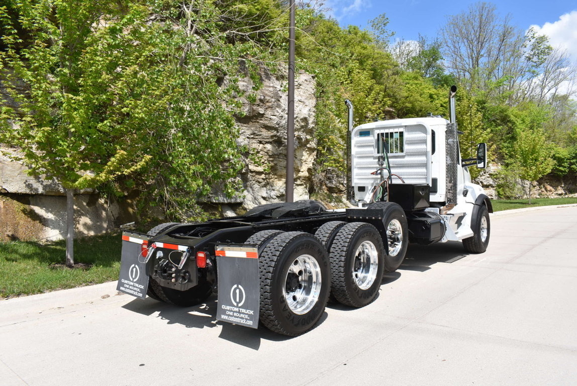 Tandem Axle Highway Tractor Rental - Custom Truck One Source