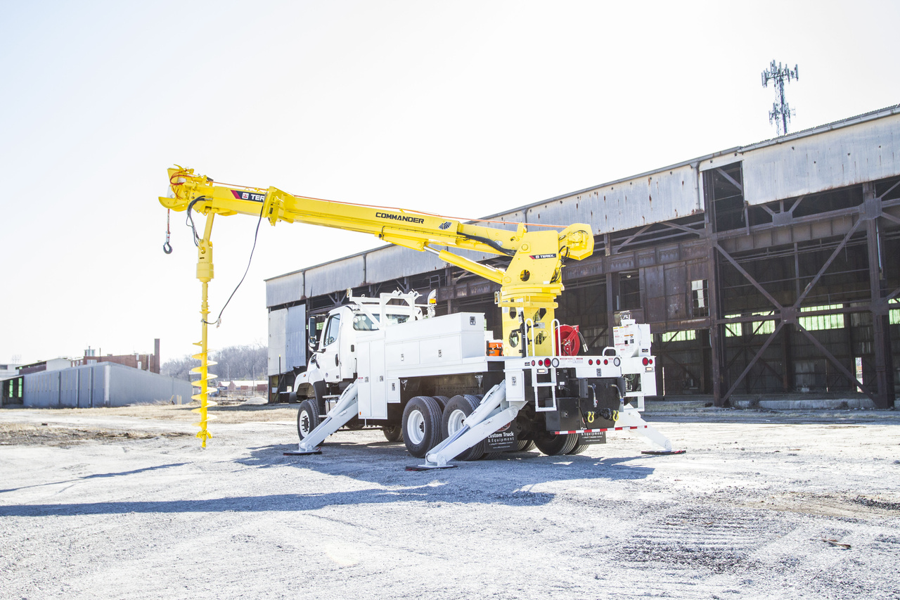 54.1 ft Digger Derrick Rental - Custom Truck One Source