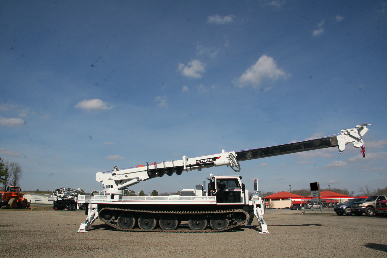 80.3 ft Track Digger Derrick Rental - Custom Truck One Source