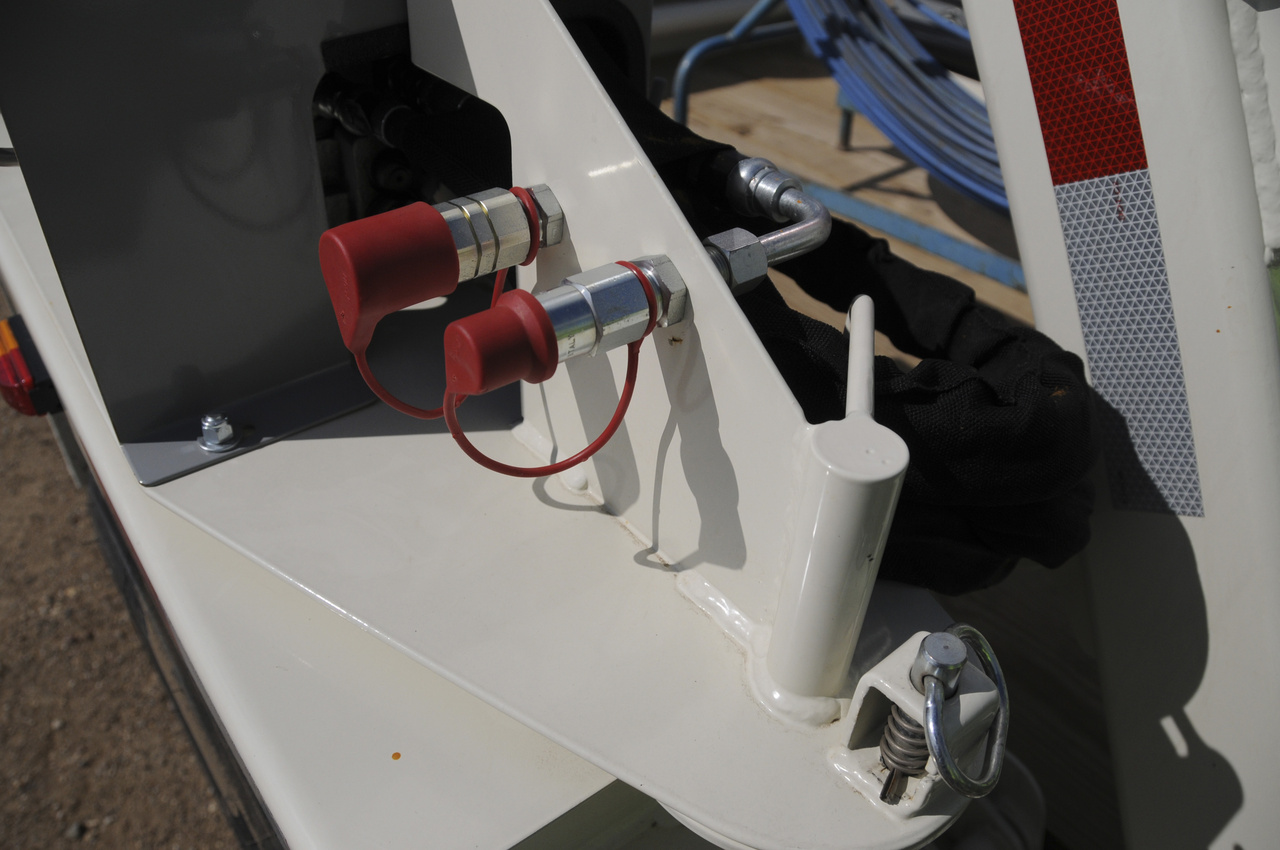 1 Reel 5,600 lbs Trailer Rental - Custom Truck One Source