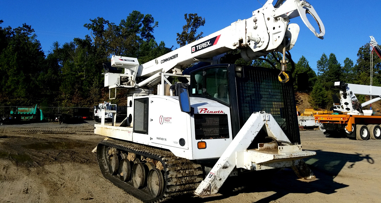 45.5 ft Track Digger Derrick Rental - Custom Truck One Source