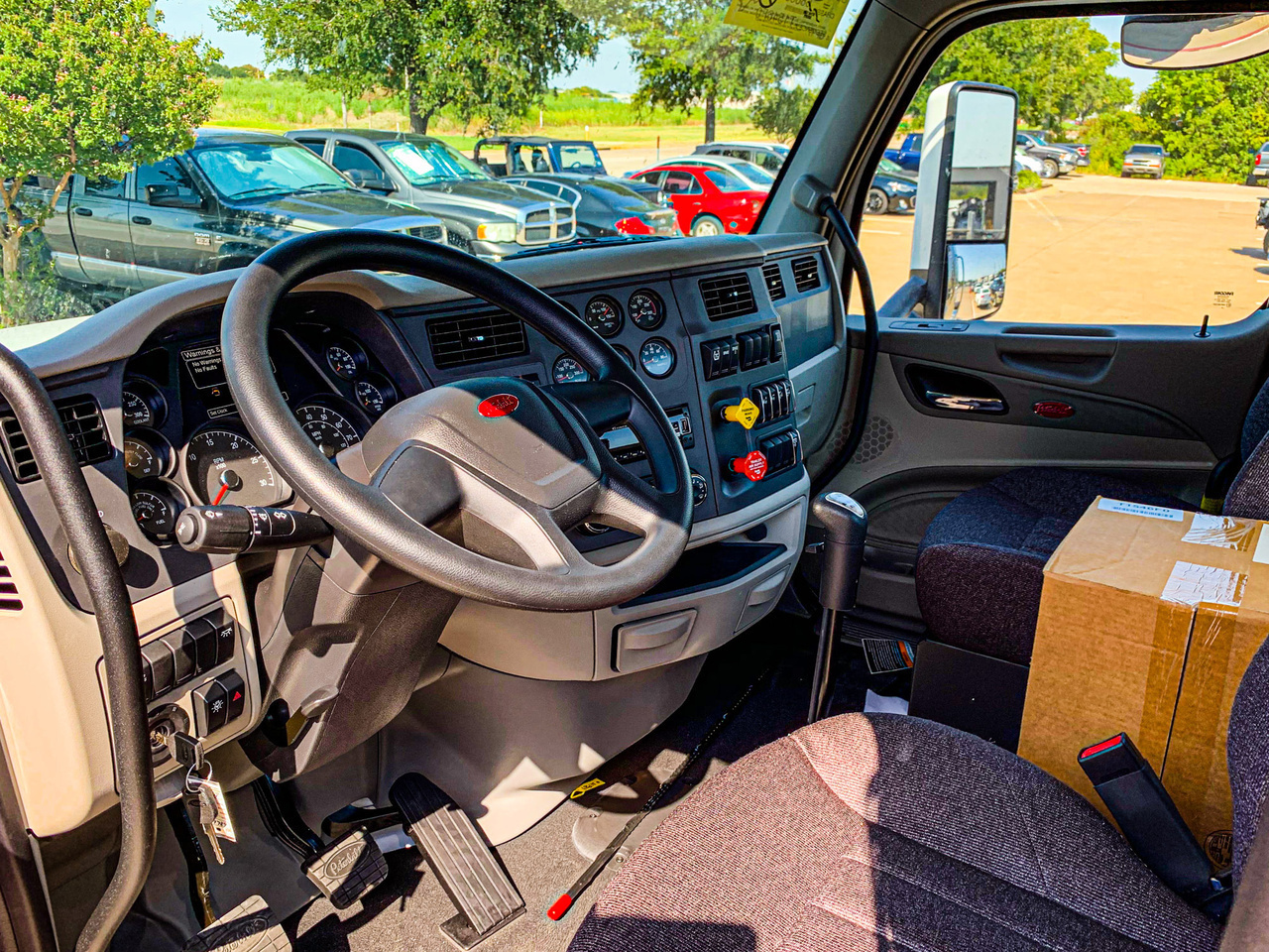 Tandem Axle Highway Tractor Rental - Custom Truck One Source