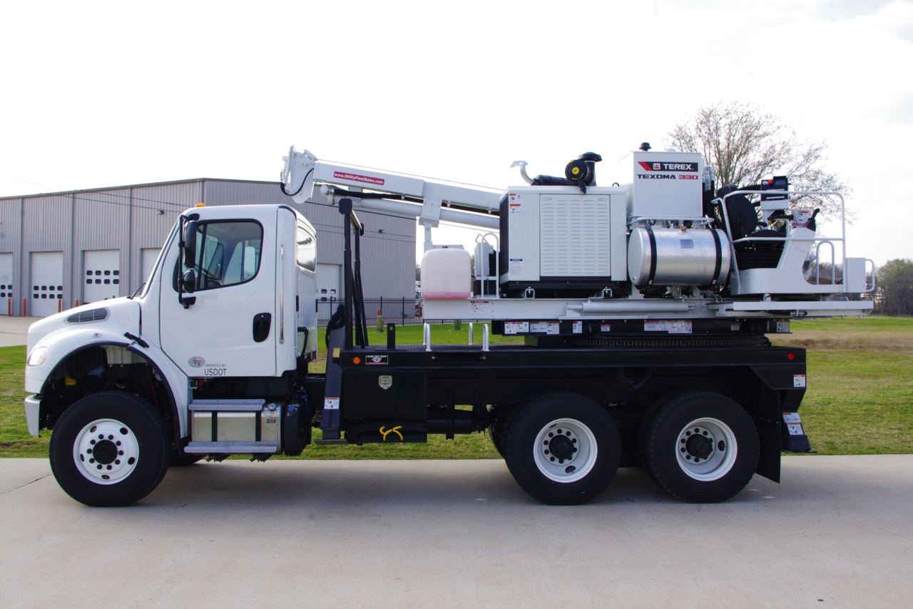 12 ft 32,000 ft-lb Pressure Digger Rental - Custom Truck One Source