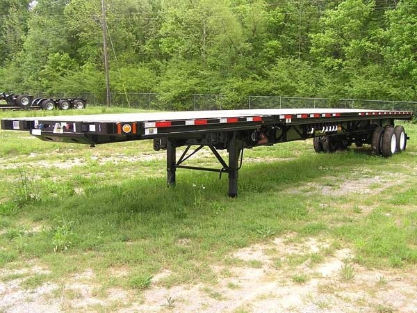 64,100 lbs 80' Extendable Trailer Rental - Custom Truck One Source