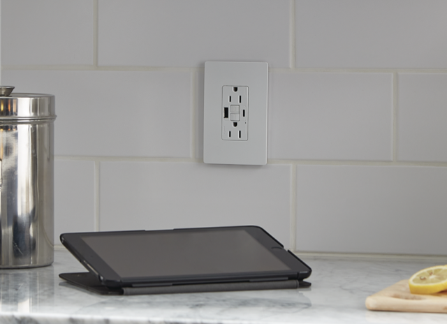 GFCI USB Outlet ǀ Legrand