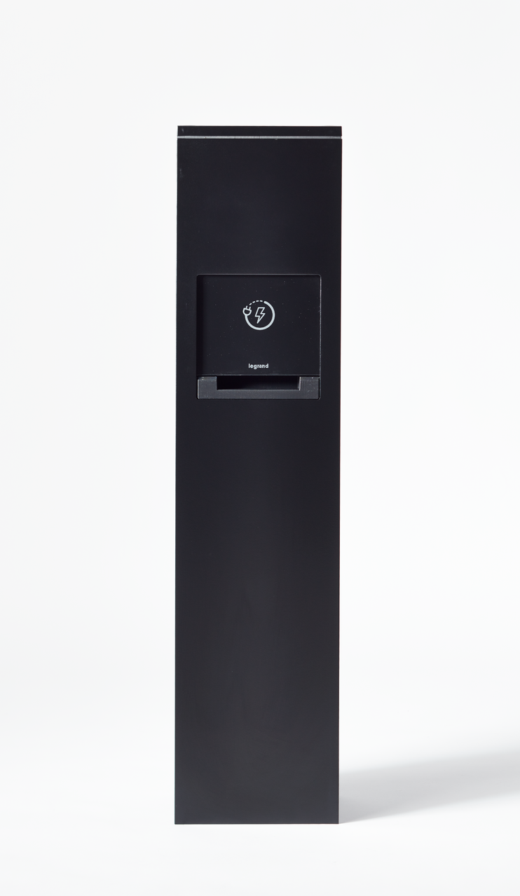 Charging Station, 3-Gang, (1) 4-Port USB-A Outlet and (2) Duplex GFCIs ...