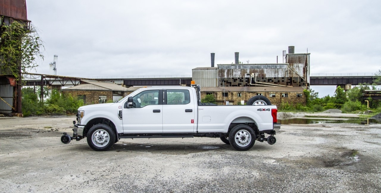 1 Ton Crew Cab AWD Gas Hi-Rail Pickup Truck Rental - Custom Truck One ...