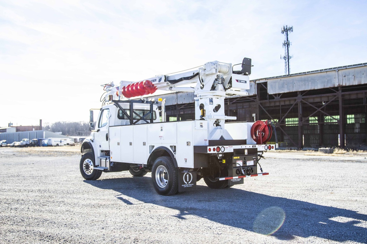 47.4 ft Digger Derrick Rental - Custom Truck One Source