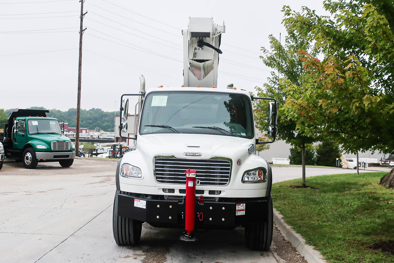 28 tons Boom Truck Rental - Custom Truck One Source