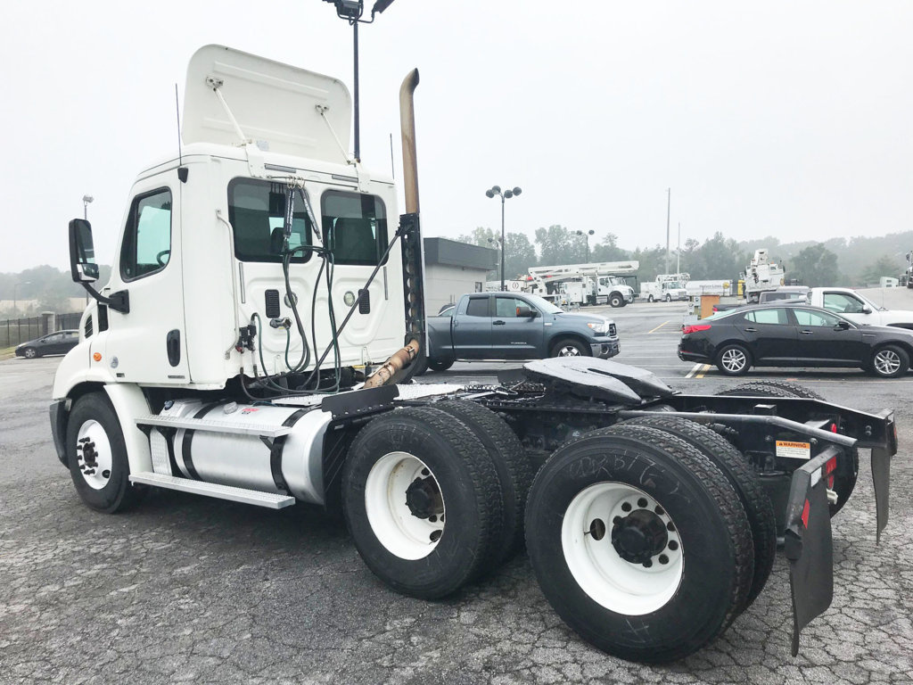 Tandem Axle Highway Tractor Rental - Custom Truck One Source