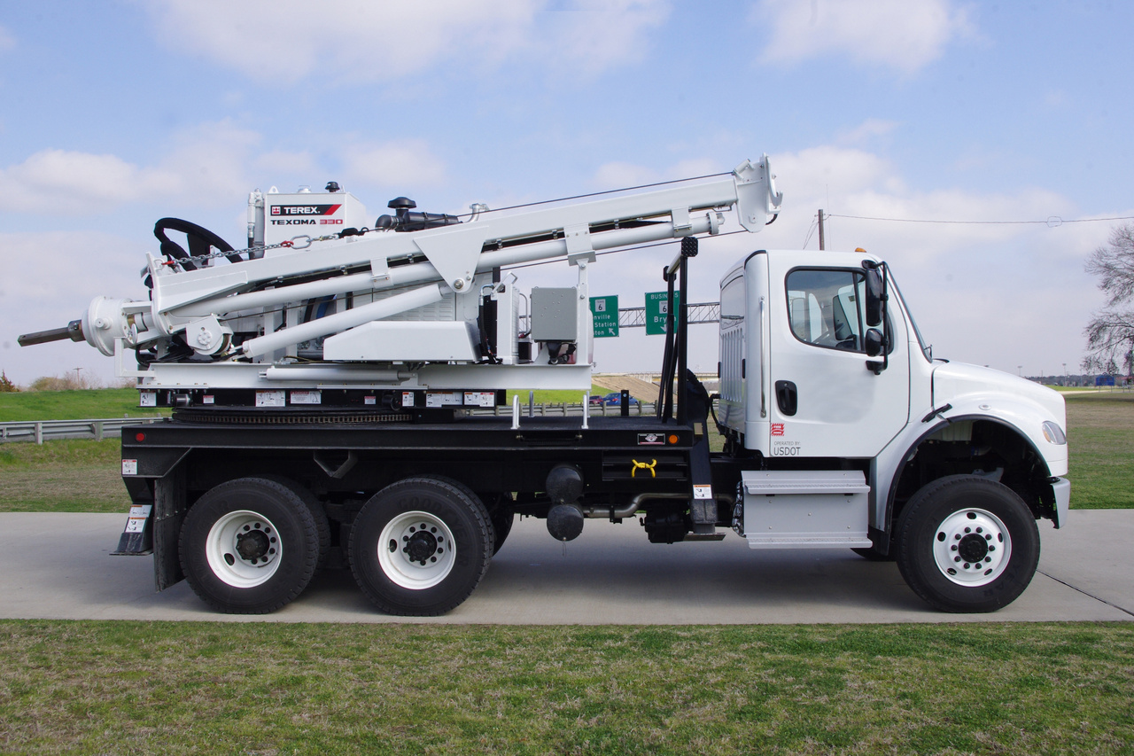 12 ft 32,000 ft-lb Pressure Digger Rental - Custom Truck One Source