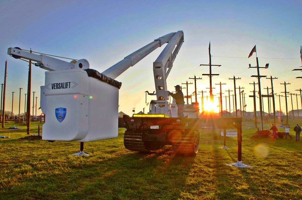 94.92 ft Track Bucket Rental - Custom Truck One Source