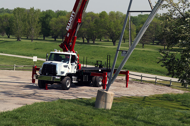 117 ft Hi-Rail Aerial Rental - Custom Truck One Source
