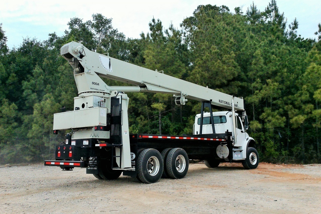 26 tons Boom Truck Rental - Custom Truck One Source