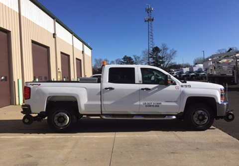1 Ton Regular Cab AWD Gas Hi-Rail Pickup Truck Rental - Custom Truck ...