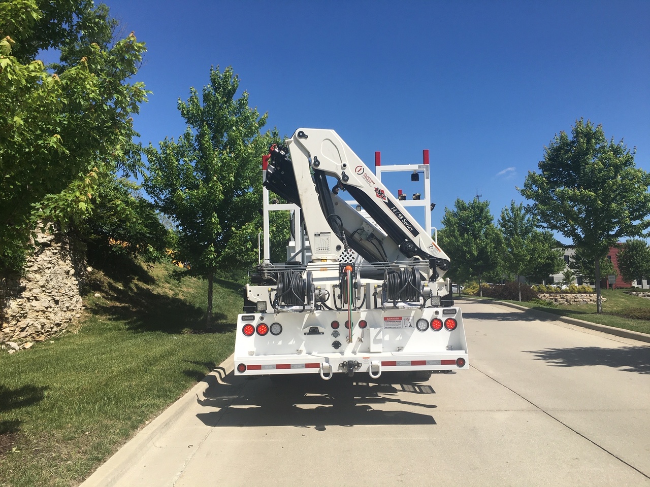 11,640 lbs Knuckle Boom Rental - Custom Truck One Source