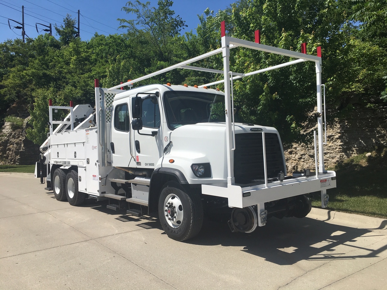 11,640 lbs Knuckle Boom Rental - Custom Truck One Source