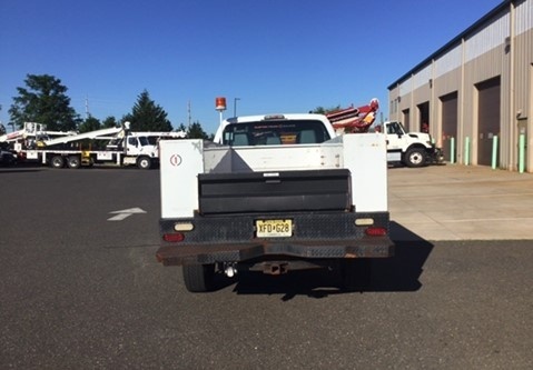 8 ft Medium-Duty Service Body Rental - Custom Truck One Source