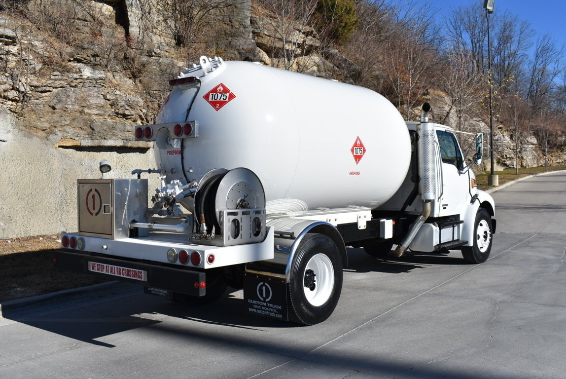 3,499 gal Bobtail Rental - Custom Truck One Source