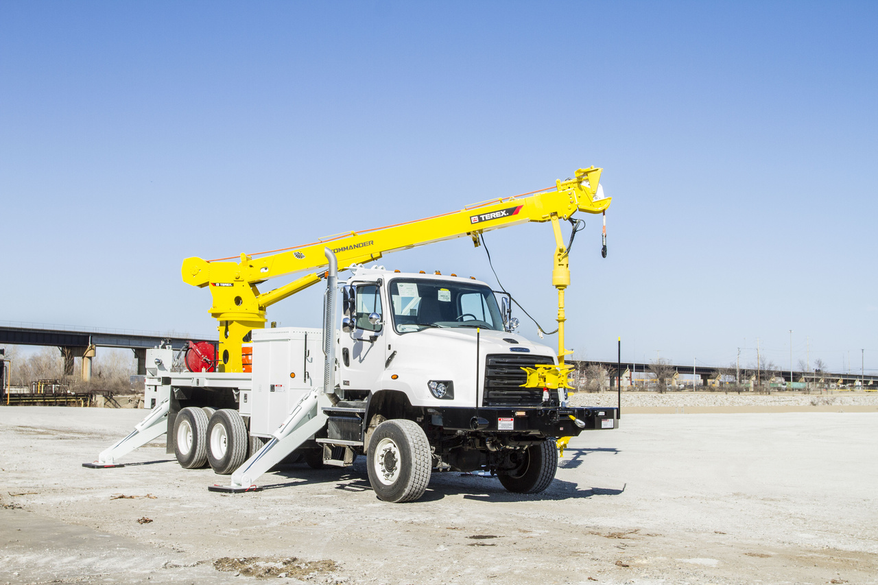 54.1 ft Digger Derrick Rental - Custom Truck One Source