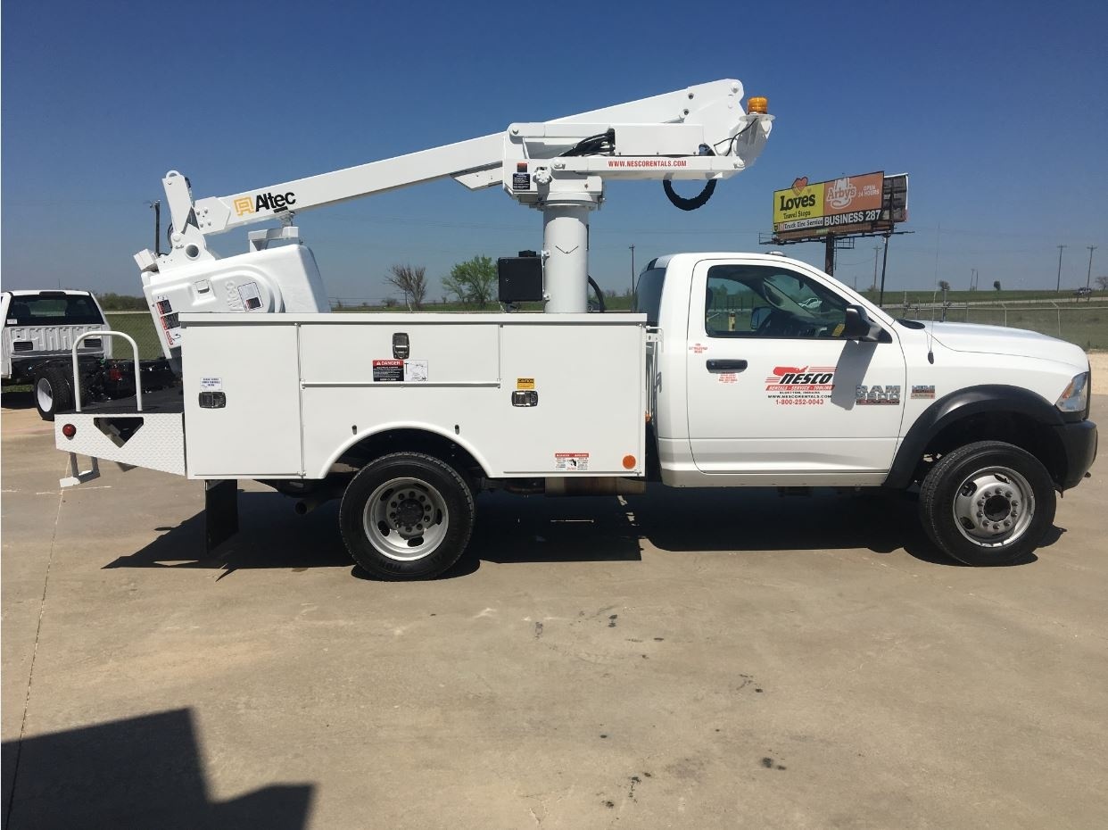 35 ft Telecom Bucket Truck Rental - Custom Truck One Source
