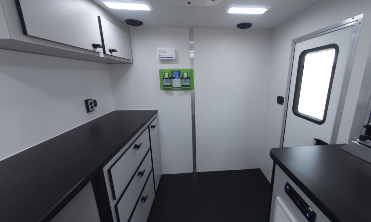 208.2 in Fiber Splicing Trailer Rental - Custom Truck One Source